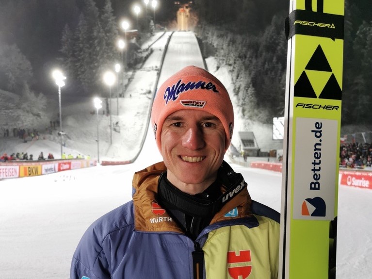 Betten.de vereinbart Werbepartnerschaft mit Skisprungweltmeister Karl ...